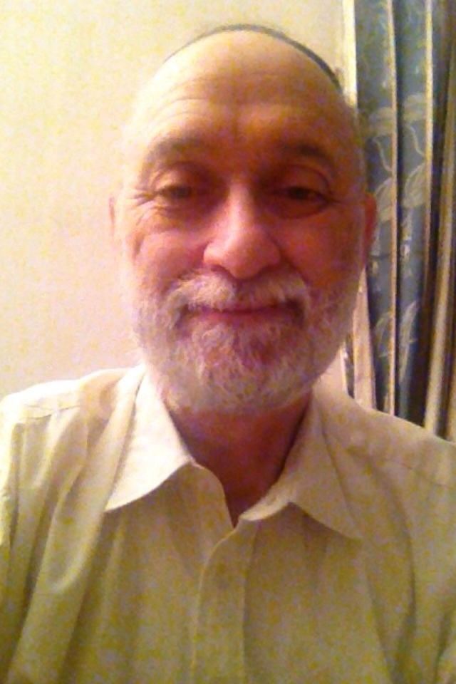 Review by: Roos Daniel Asher | May 1, 2018